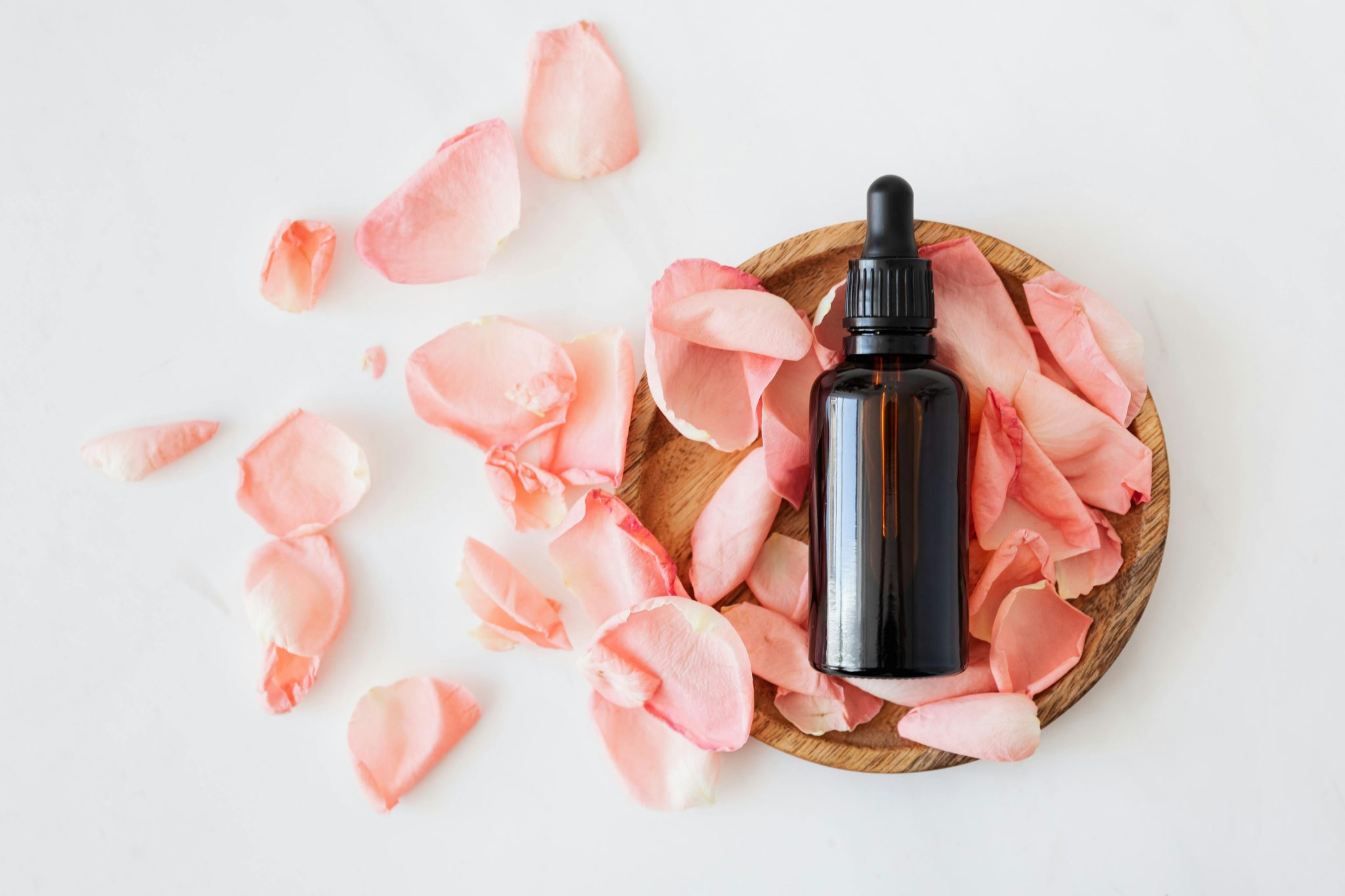 Memahami Parfum Bunga: Aroma Alami yang Memikat Hati - Aztec Trains Blog
