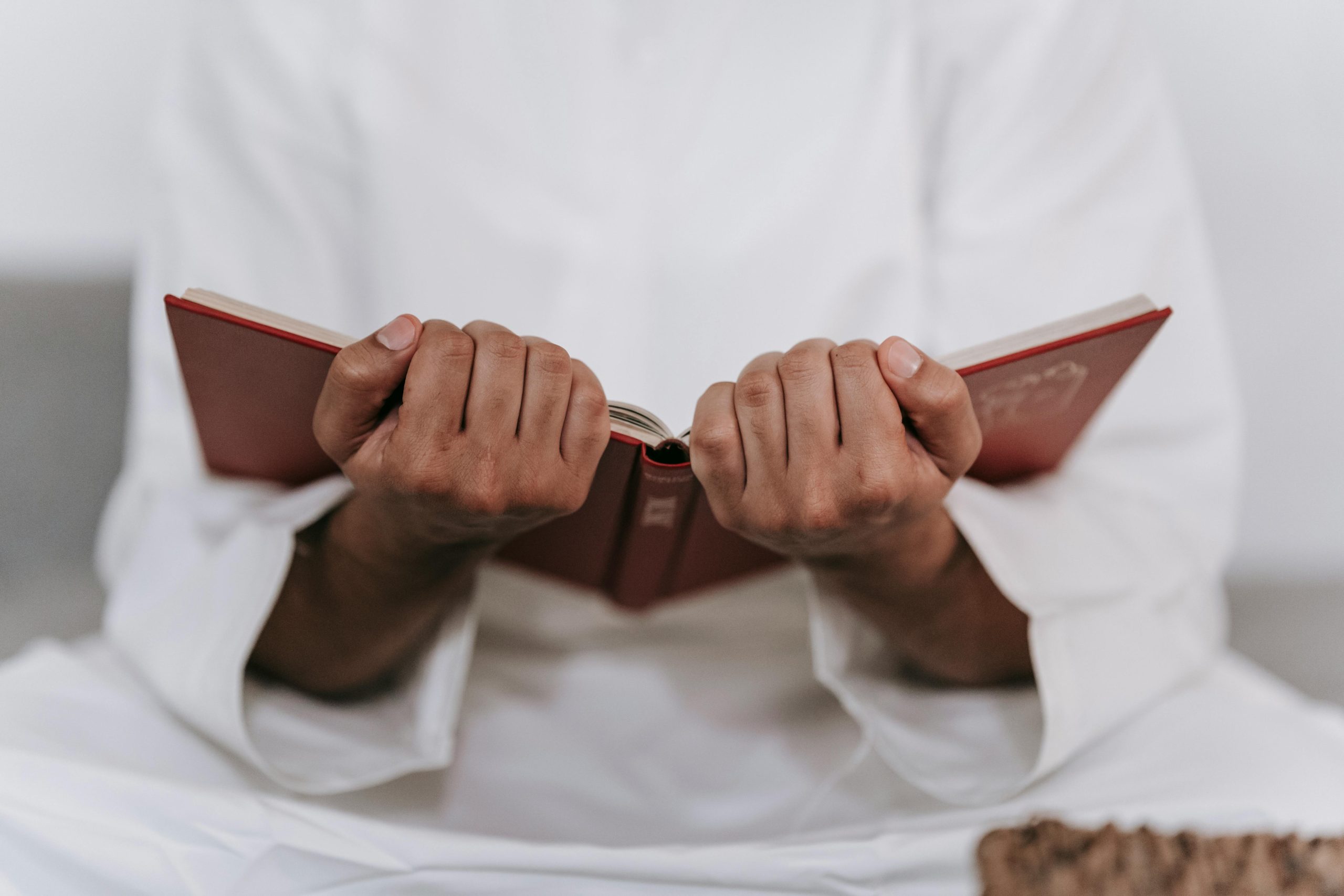 Memahami Produk Kosmetik Halal: Panduan Lengkap untuk Konsumen Muslim ...